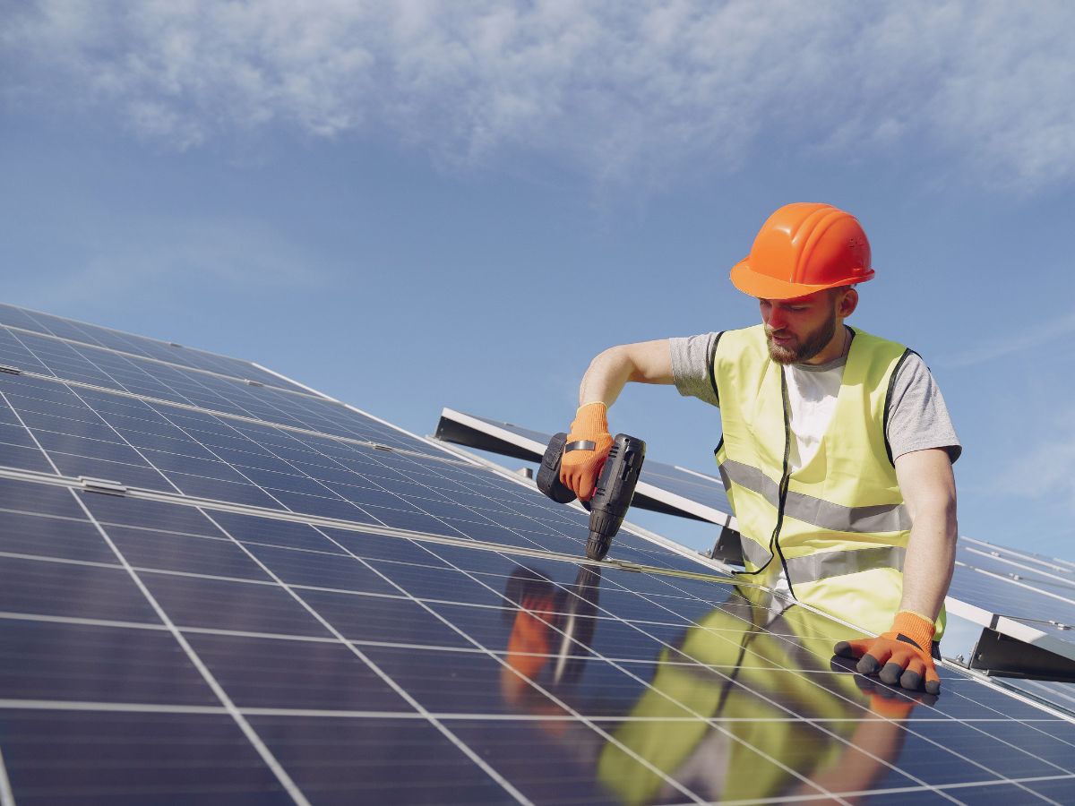 UAE targets 14.2 GW renewable energy capacity by 2030 as part of Energy ...